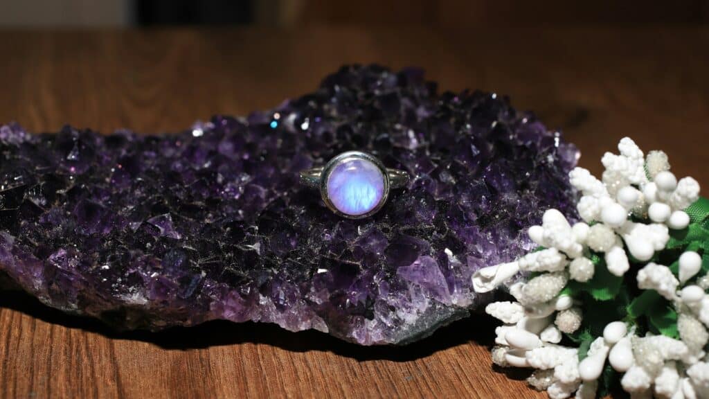 A Simple Guide To Choosing The Perfect Gemstone Jewellery For Any ...